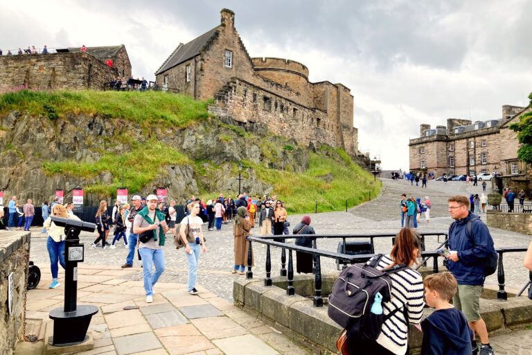 Edinburgh: 20 MUST-SEE seværdigheder og attraktioner (2025)